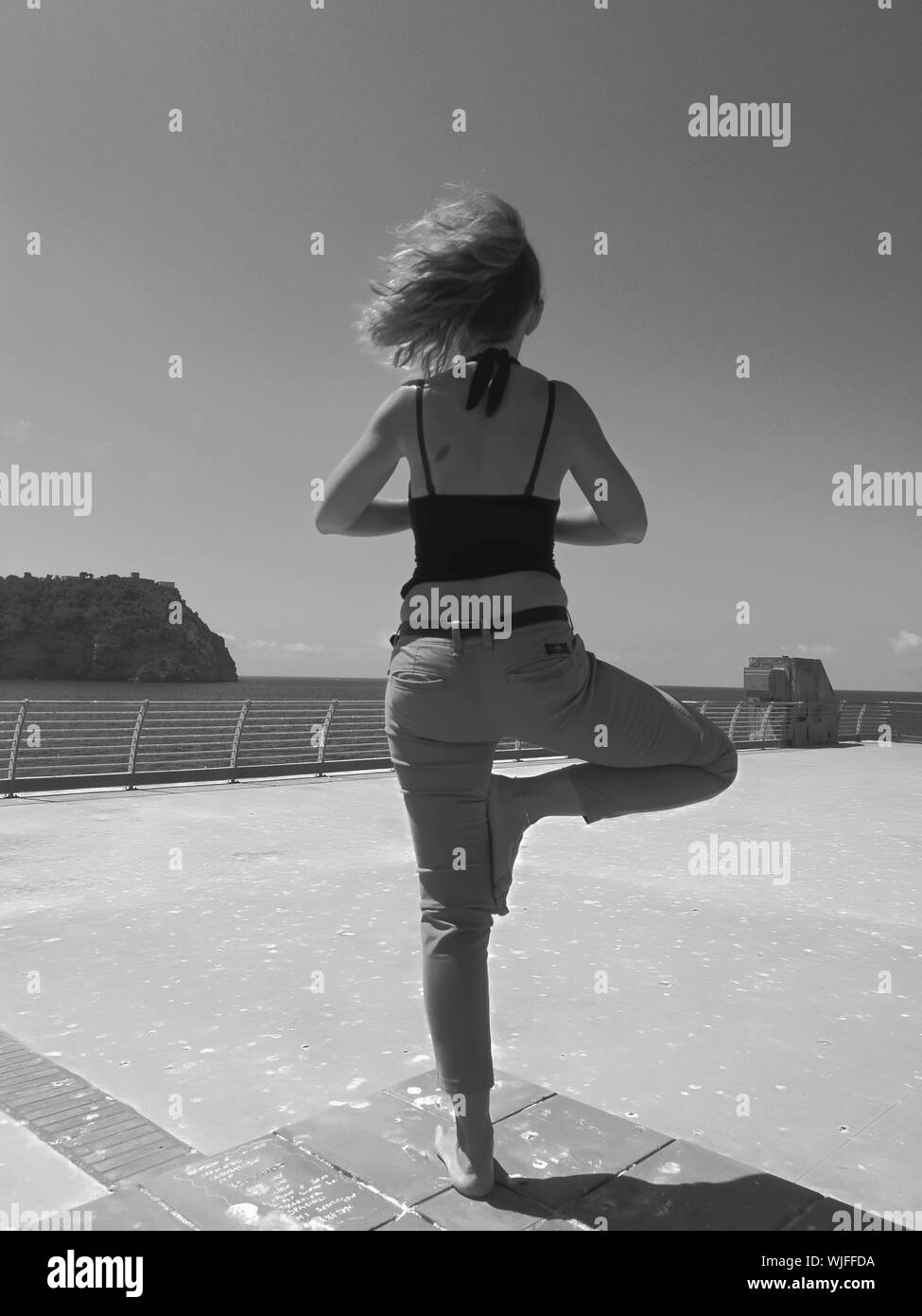 Women tree pose Black and White Stock Photos & Images - Alamy