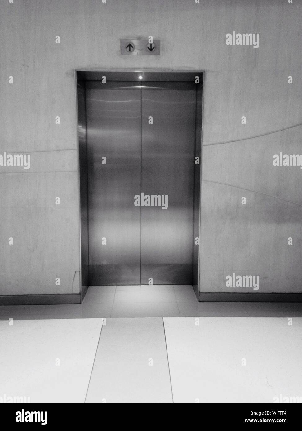 Elevator closed hi-res stock photography and images - Alamy