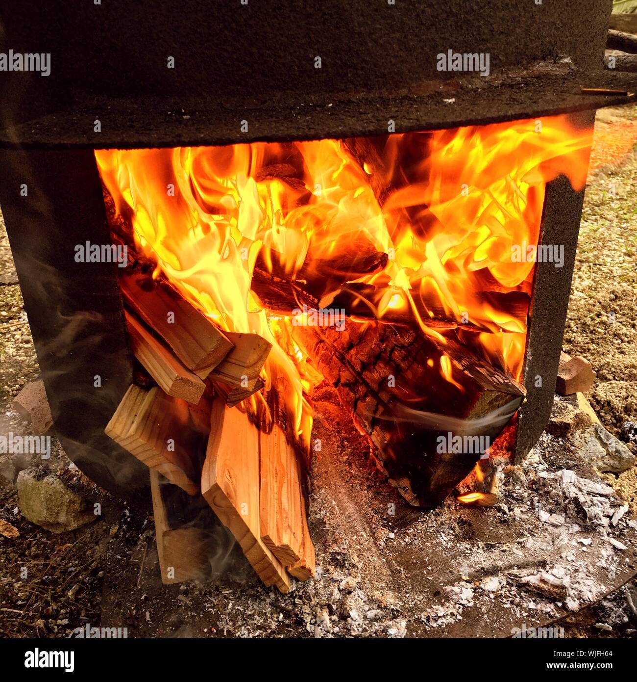 Bon bon material hi-res stock photography and images - Alamy