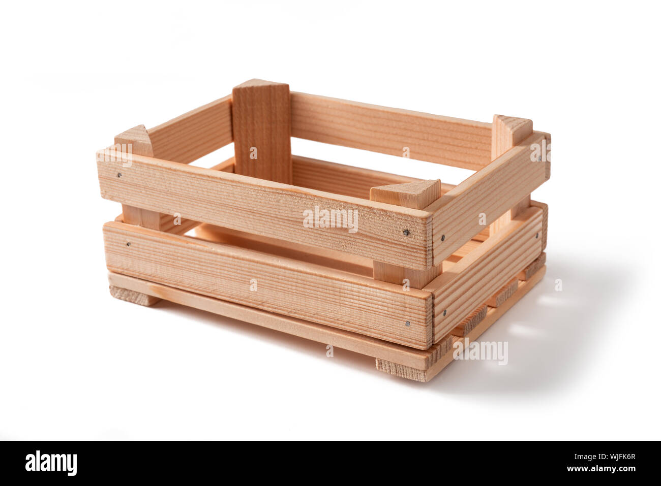 Empty fruit crate box hi-res stock photography and images - Alamy