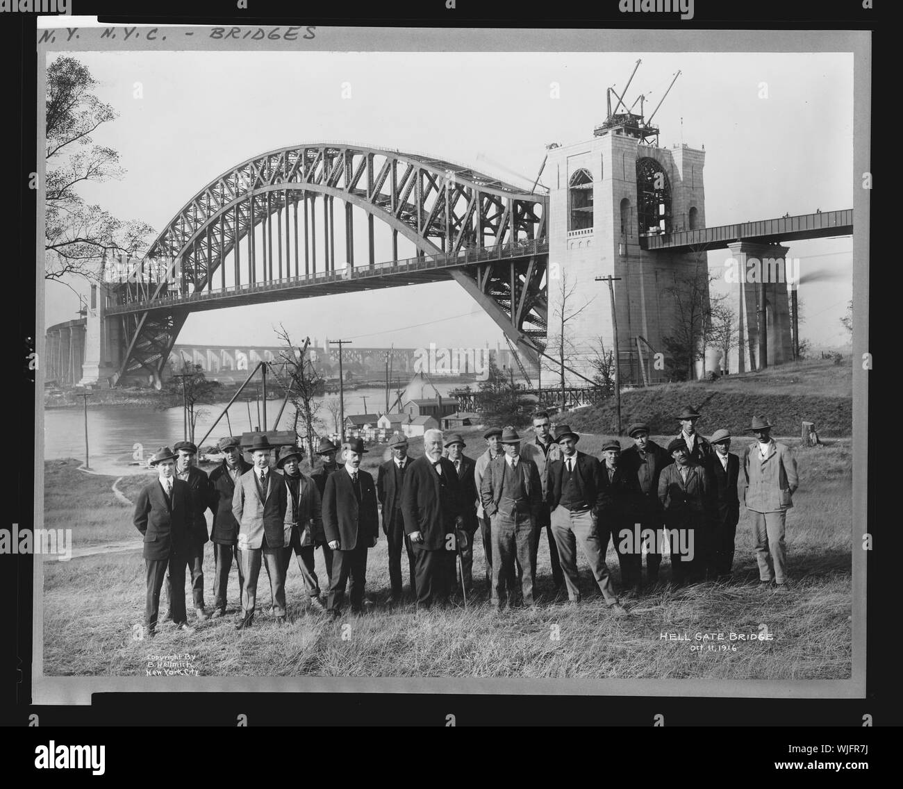 The hell gate bridge Black and White Stock Photos & Images - Alamy