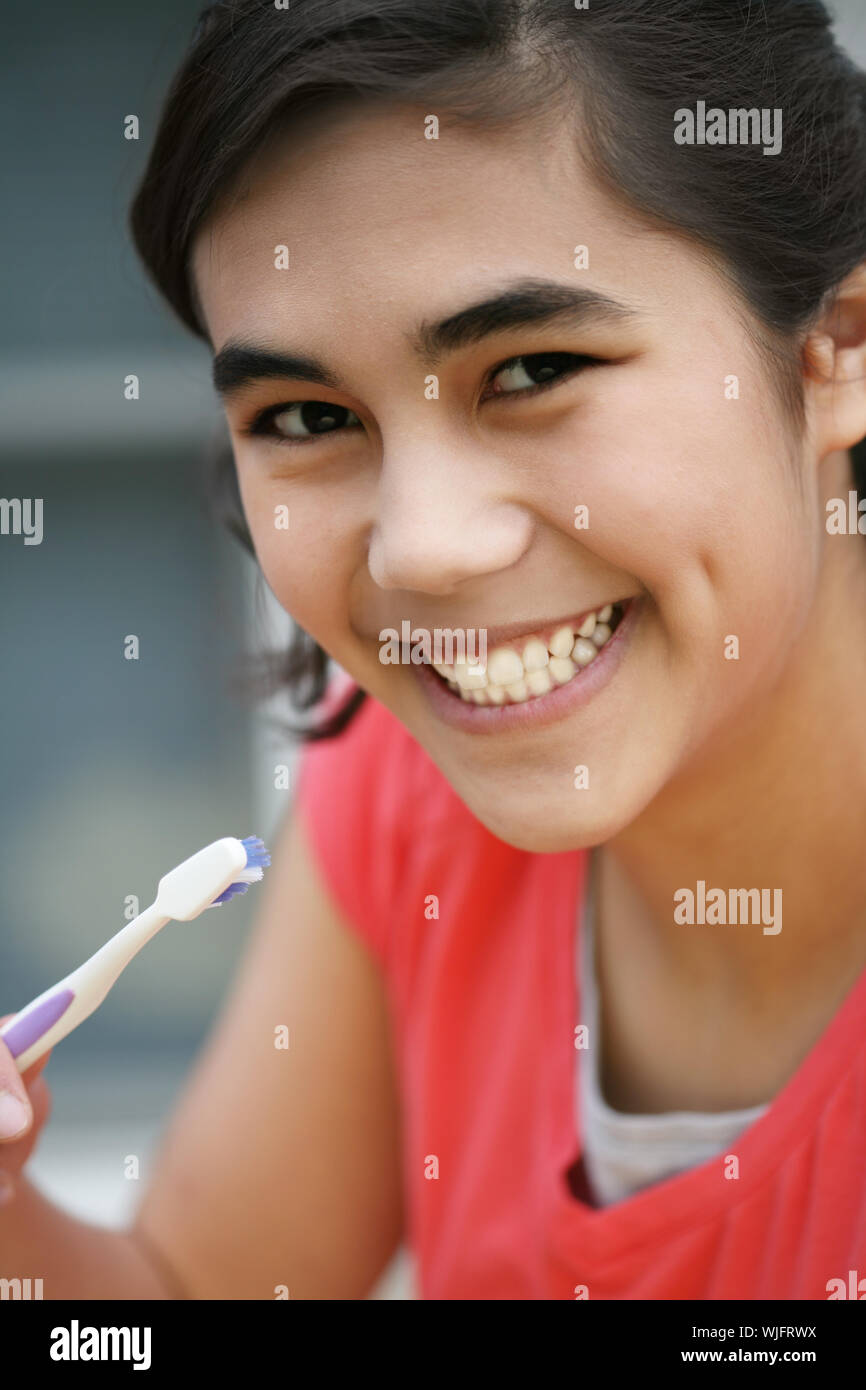Teen brushing teeth, oral hygiene Stock Photo - Alamy