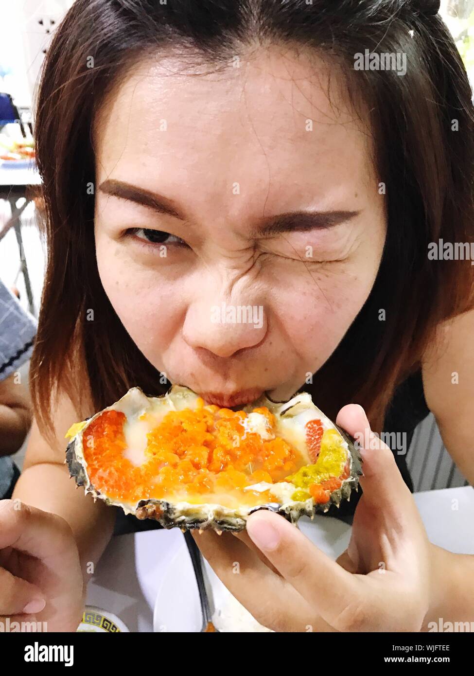 Eating shell hi-res stock photography and images - Alamy