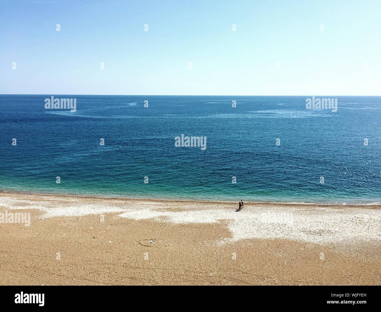 Wide angle people hi-res stock photography and images - Alamy