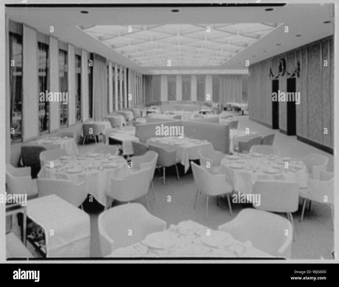 Time and life building hi-res stock photography and images - Alamy