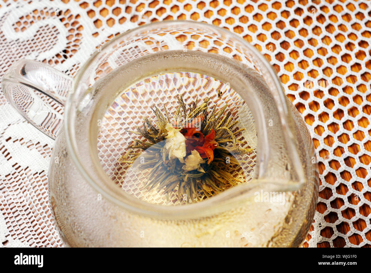 Boiling water in yellow teapot hi-res stock photography and images - Alamy