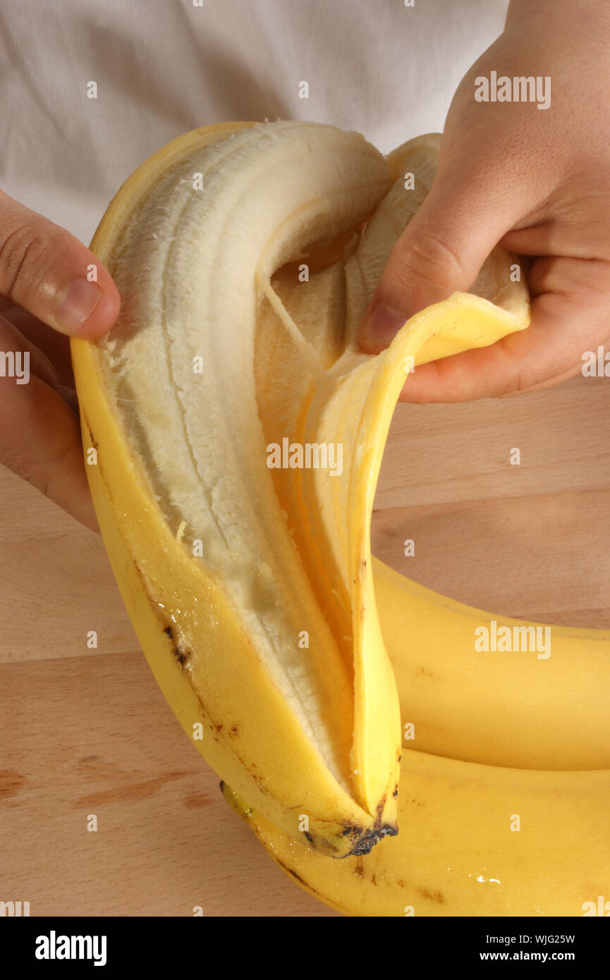 prepare fruit to make a fruitsalad Stock Photo - Alamy