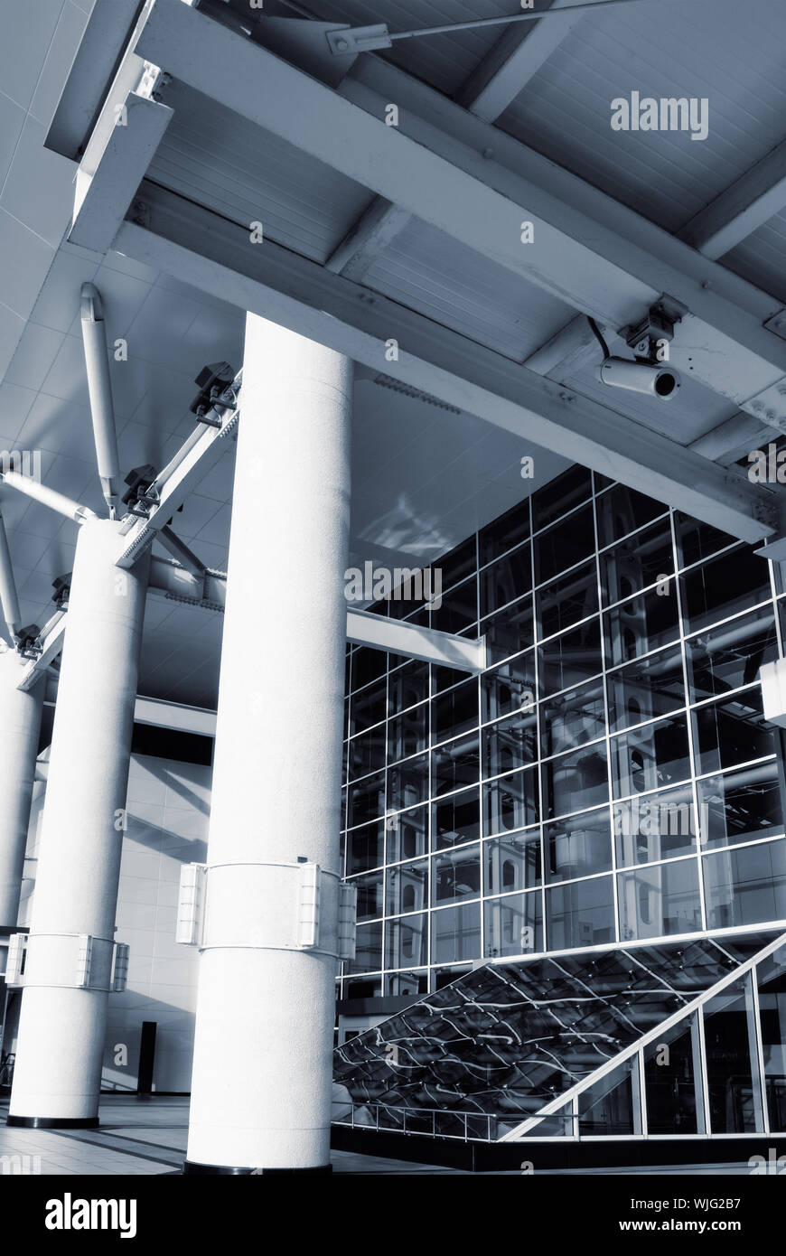 Station structure with pillar in modern city Stock Photo - Alamy