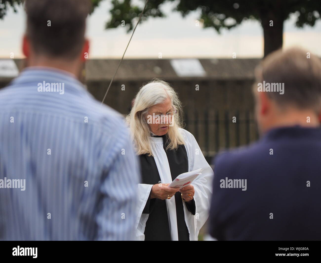 Female vicar hi-res stock photography and images - Alamy