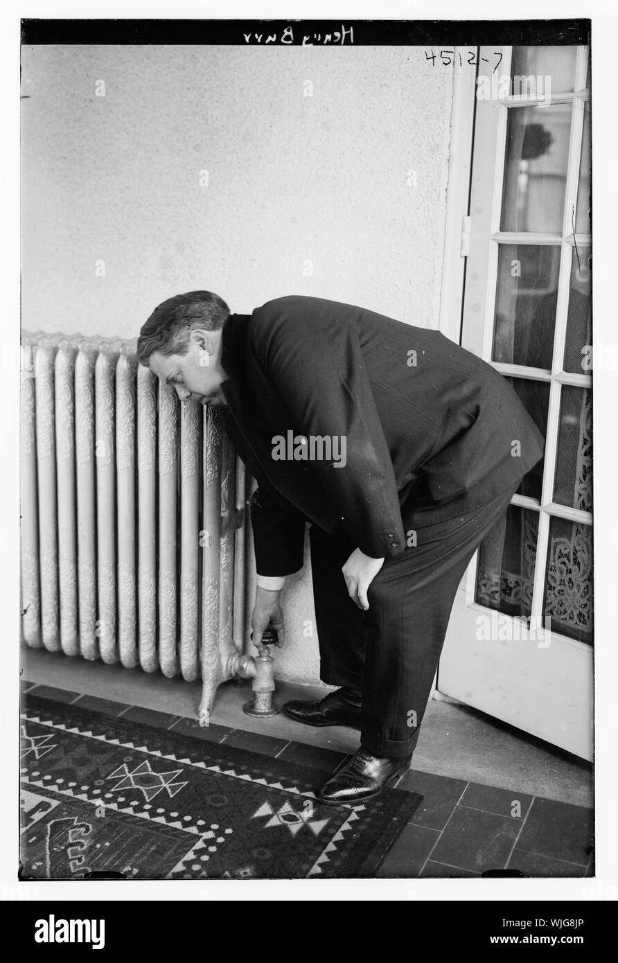 Henry singer Black and White Stock Photos & Images - Alamy