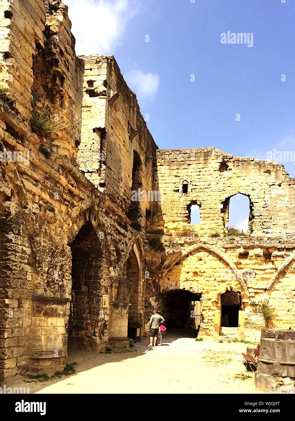 Front of castle hi-res stock photography and images - Alamy