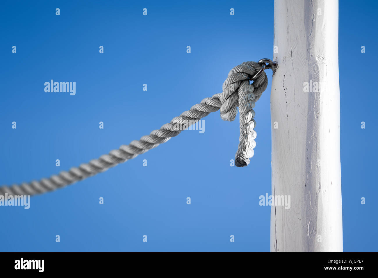 An image of a big knot rope Stock Photo - Alamy
