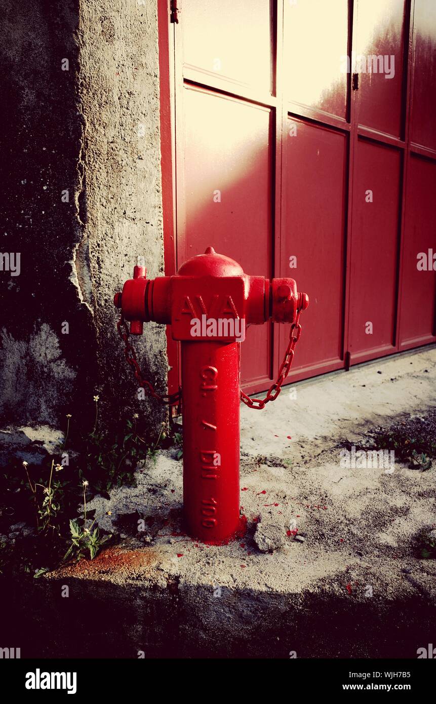 Shutter fire hi-res stock photography and images - Alamy