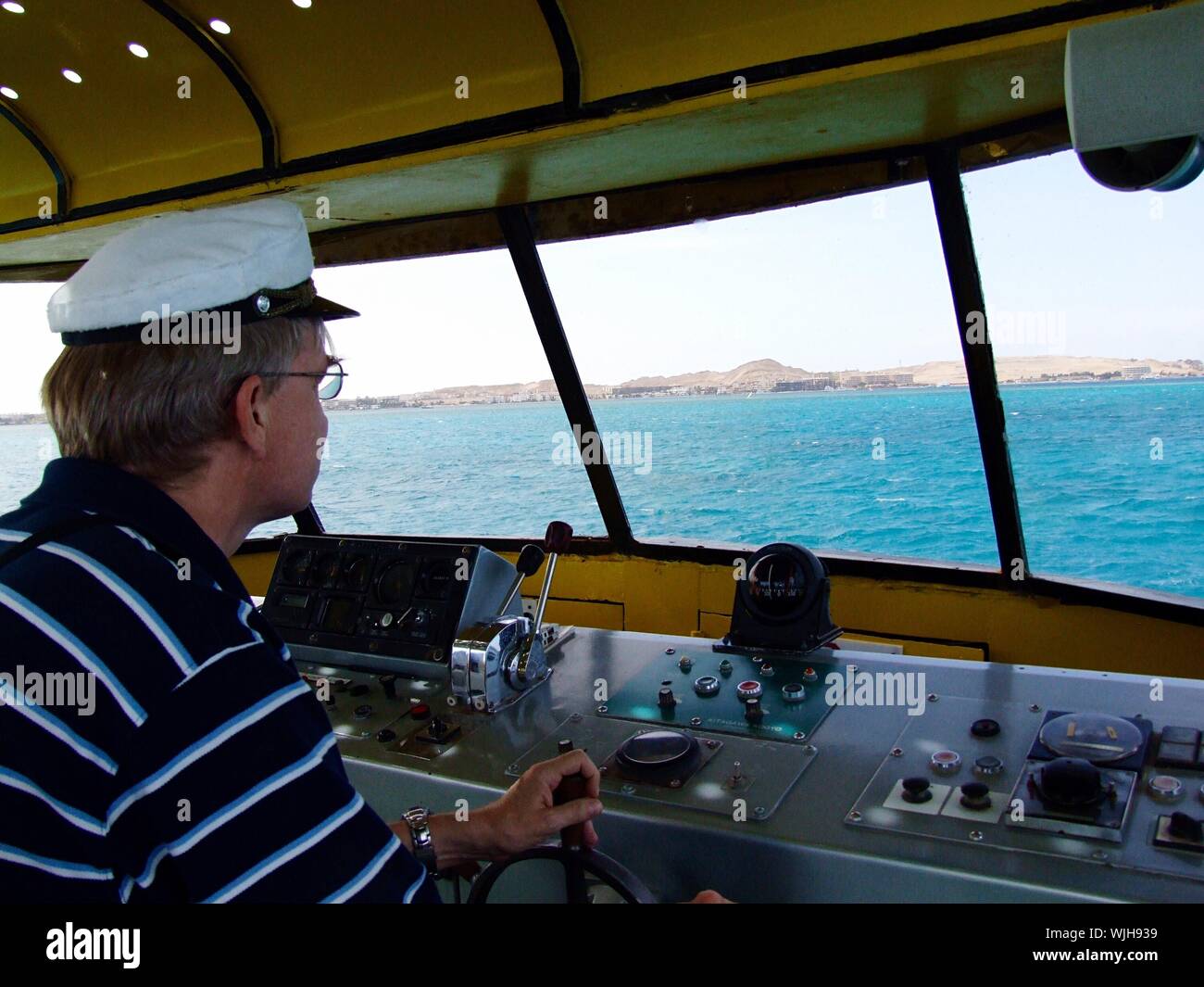 Sailor sailing hi-res stock photography and images - Alamy