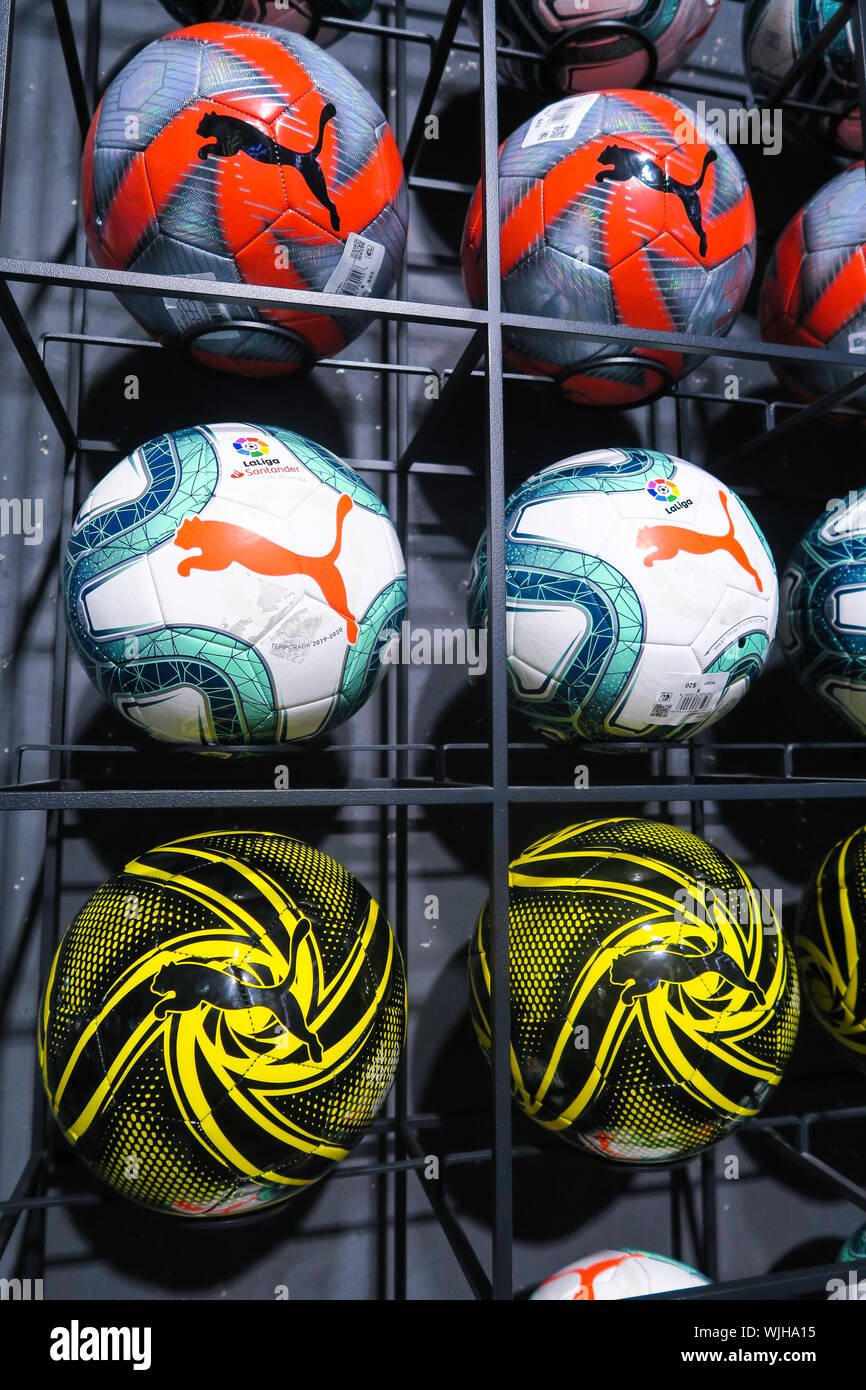 Puma Flagship Store on Fifth Avenue, New York City, USA Stock Photo - Alamy