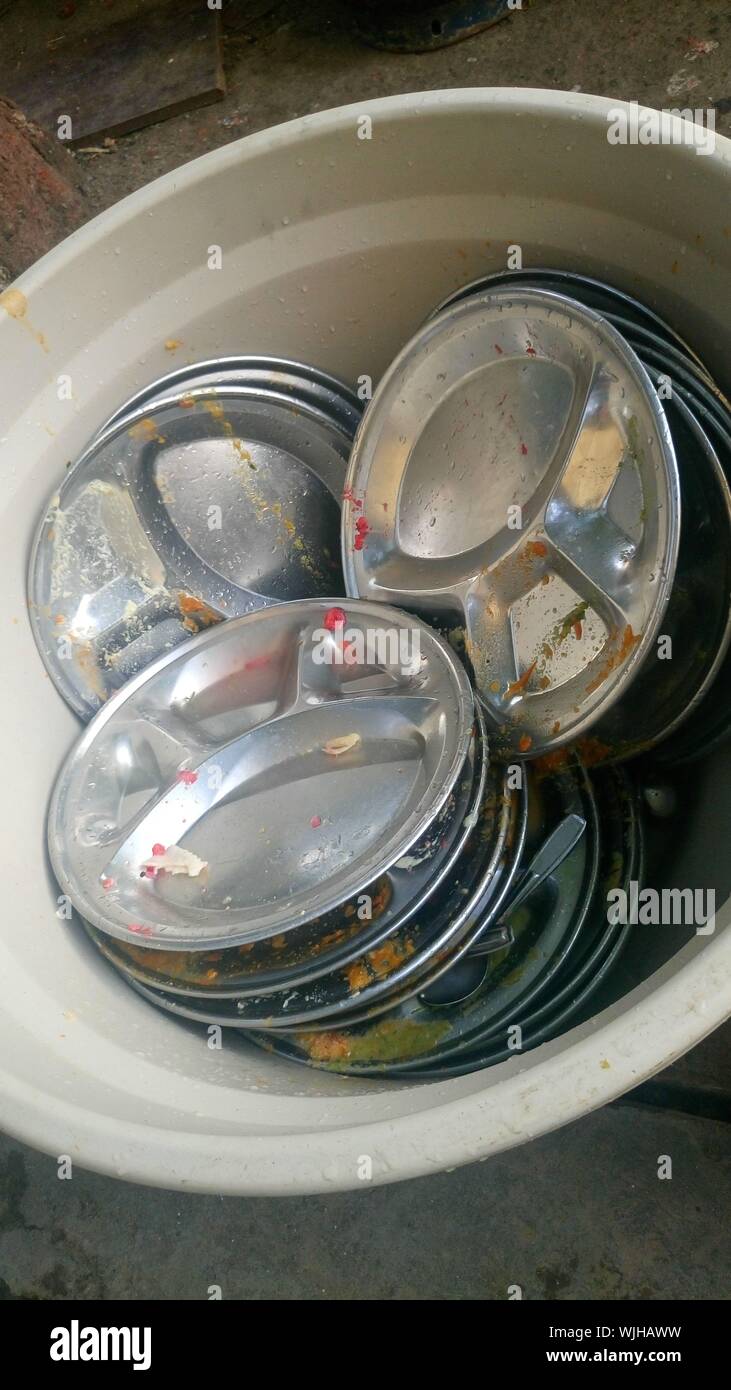 Dirty Plates Stock Photos & Dirty Plates Stock Images - Alamy