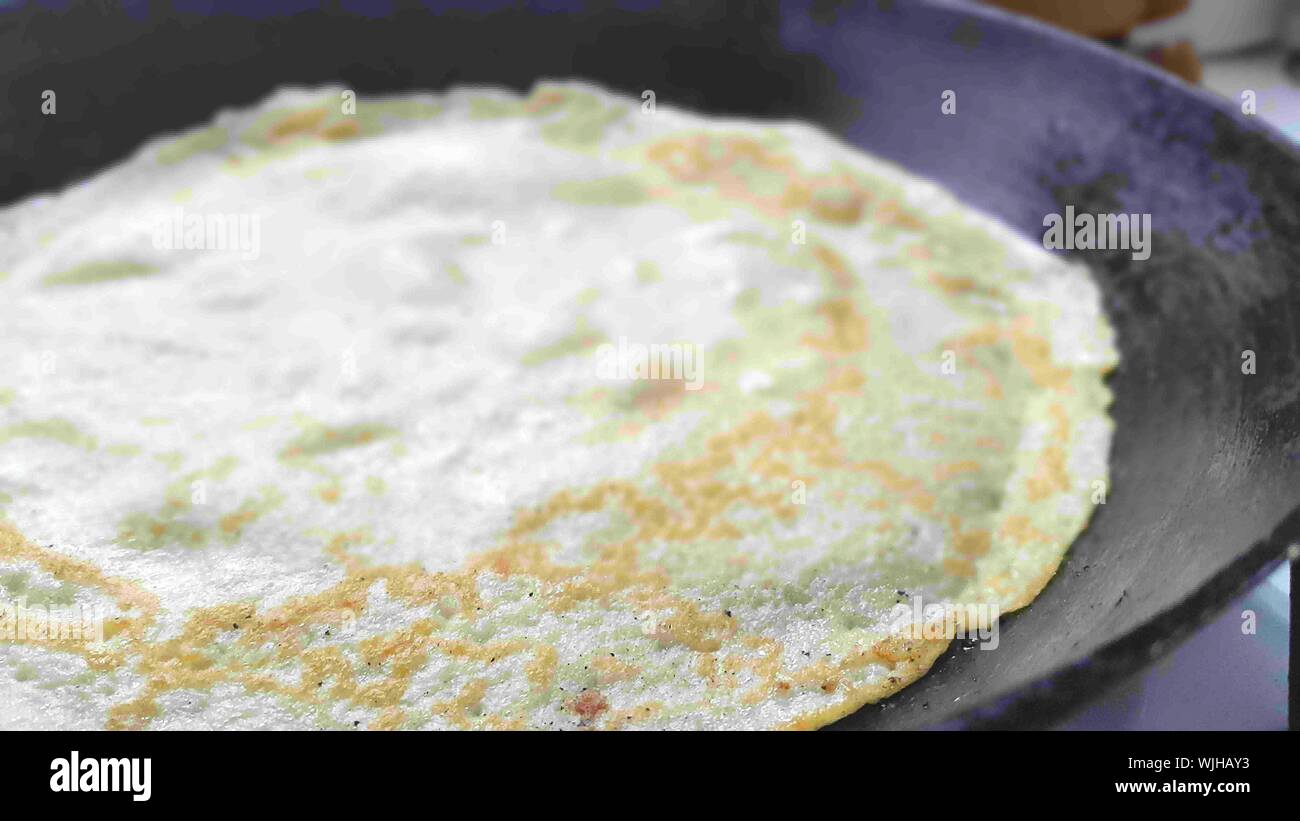 Food cooking in pan cooking hi-res stock photography and images - Alamy