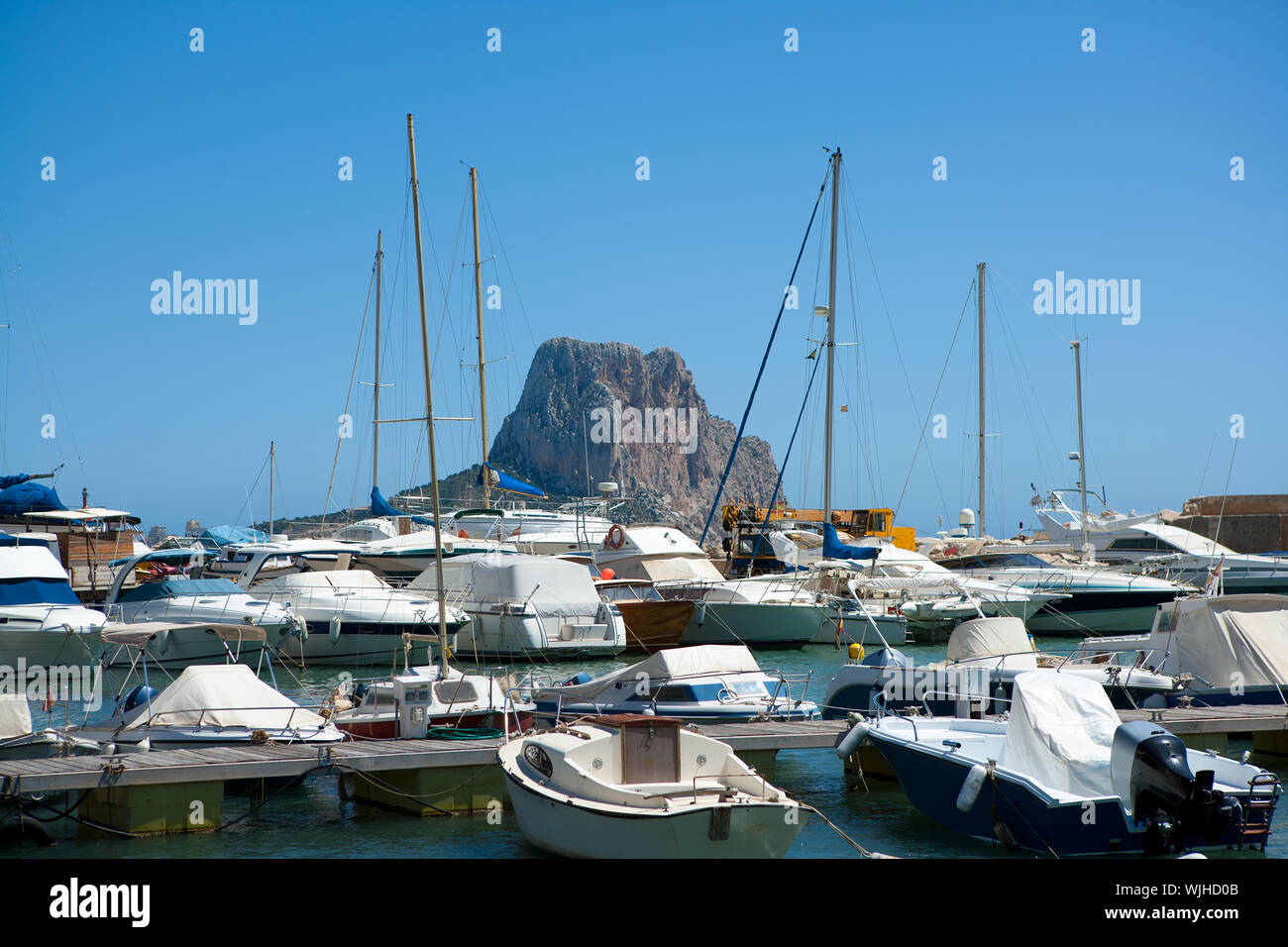 Calpe alicante marina boats penon hi-res stock photography and images ...