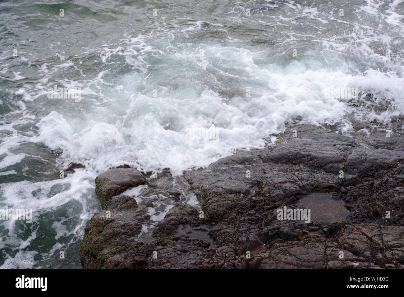 Waves saltcoats hi-res stock photography and images - Alamy