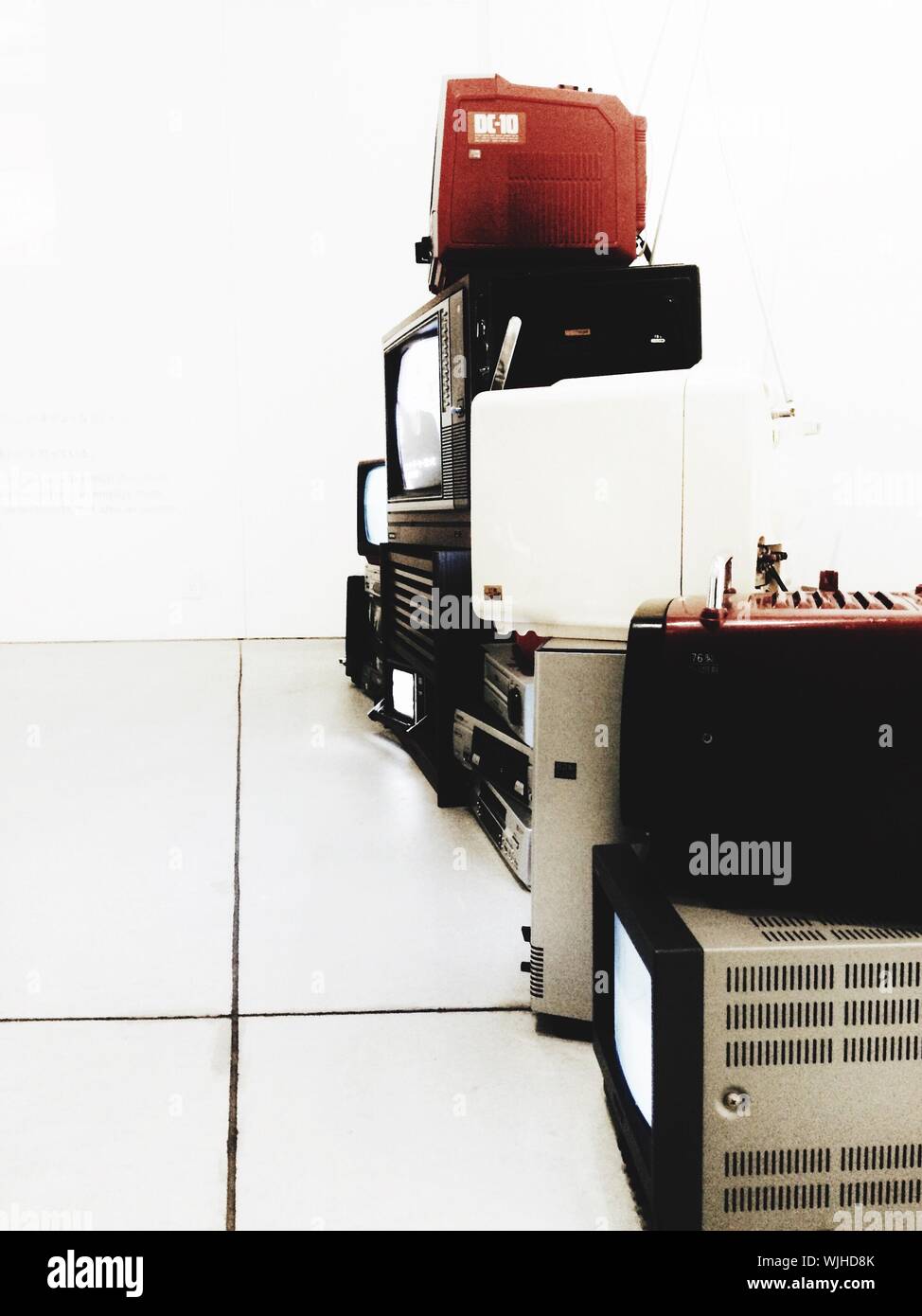 Stack of old color tv hi-res stock photography and images - Alamy