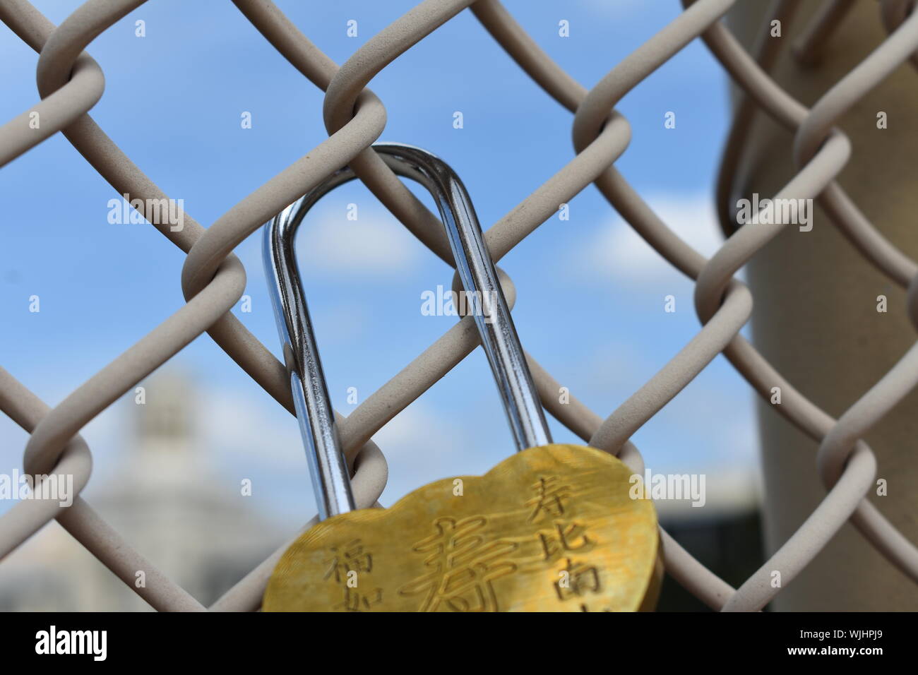 Locks on pittsburgh bridge hi-res stock photography and images - Alamy