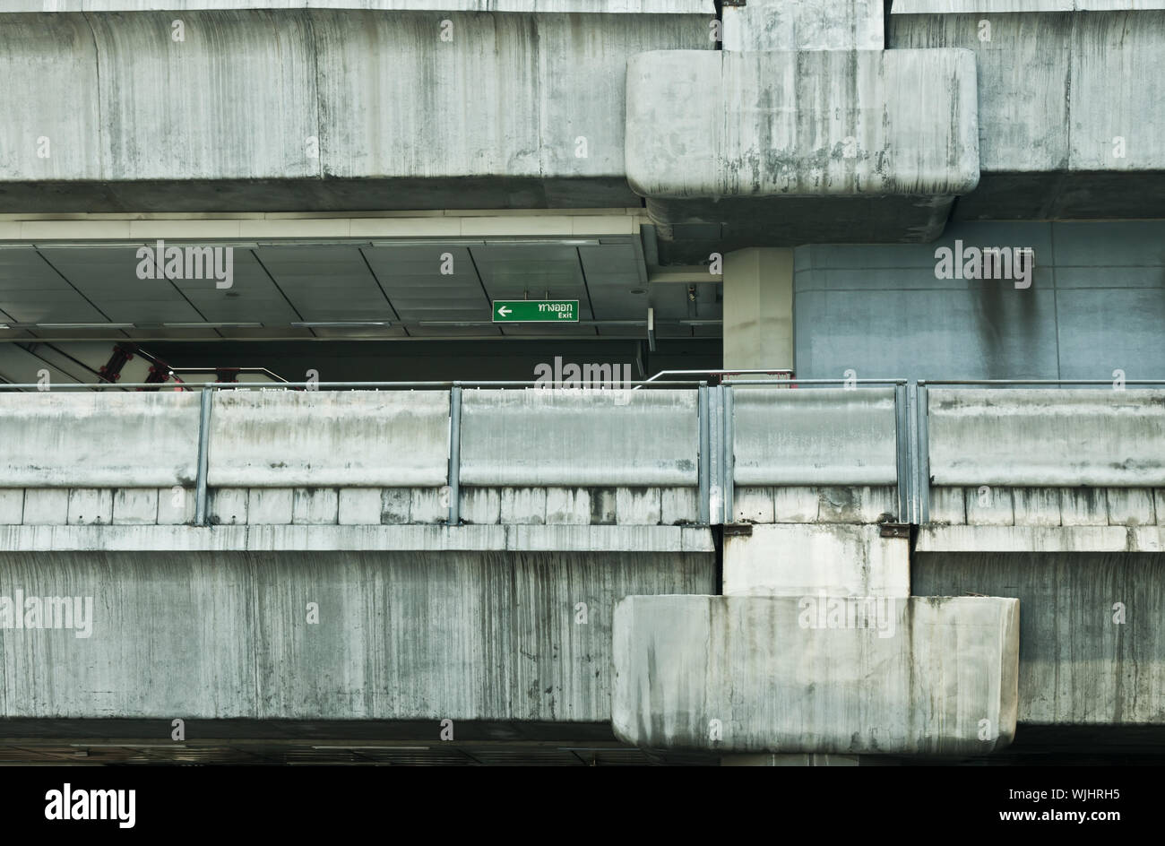 Concrete station building hi-res stock photography and images - Alamy