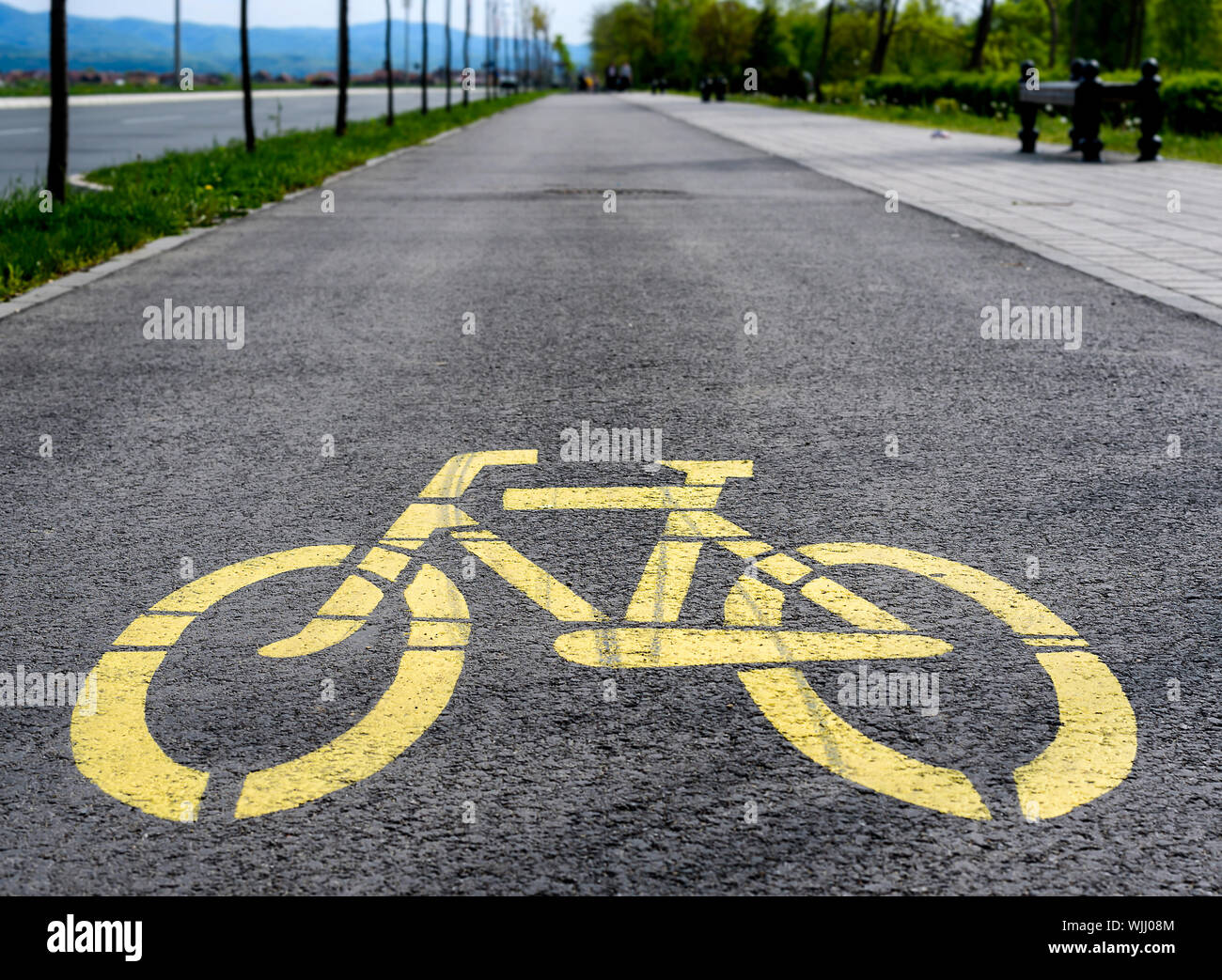 Bicycle symbol hi-res stock photography and images - Alamy