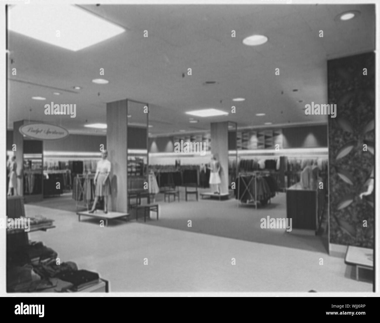 Cleveland historic higbee building hi-res stock photography and images ...