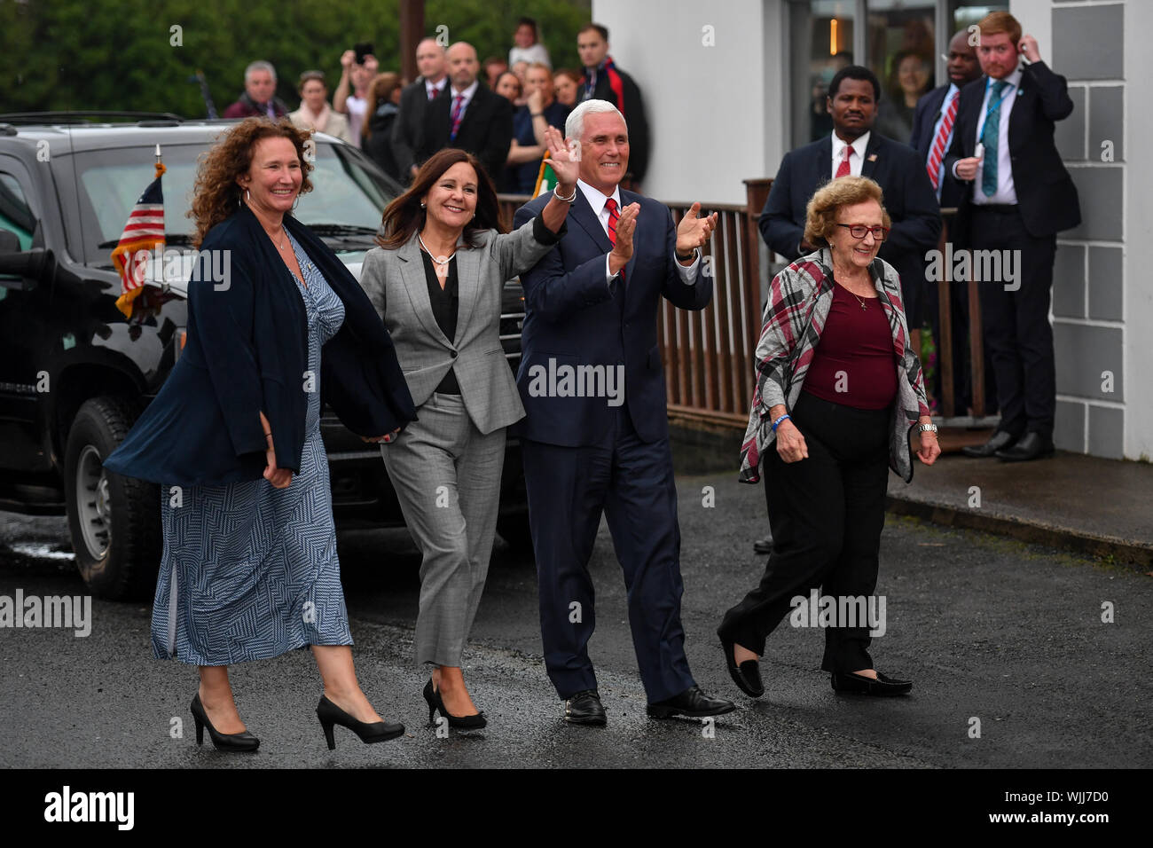 His mother nancy pence fritsch centre hi-res stock photography and ...