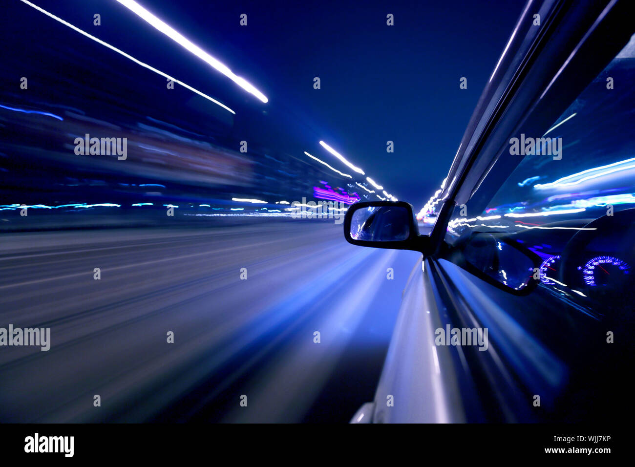 Moving car side view traffic light hi-res stock photography and images ...