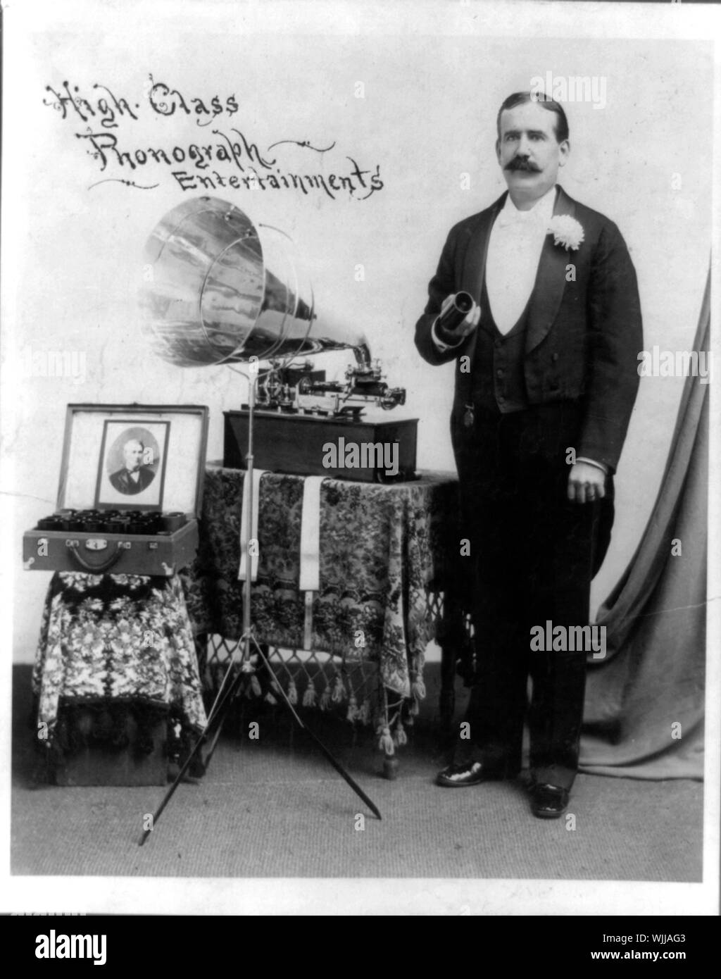 20th century phonograph Black and White Stock Photos & Images - Alamy