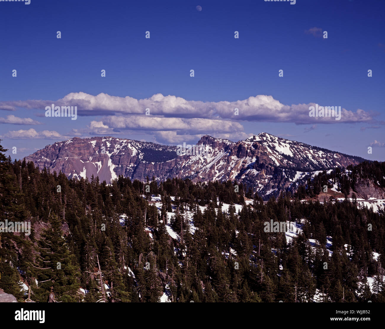 Washington state's cascade mountains hi-res stock photography and ...