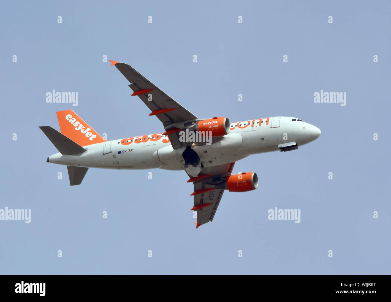 EasyJet (is a British multinational low-cost airline group ...