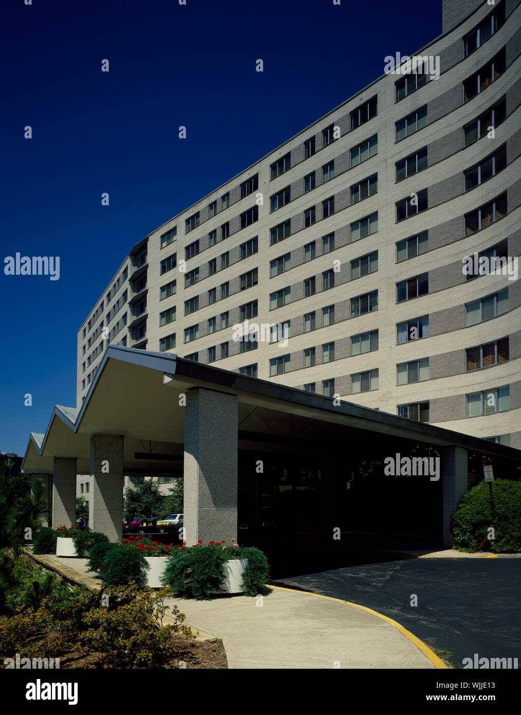 Modern high rise housing hi-res stock photography and images - Alamy