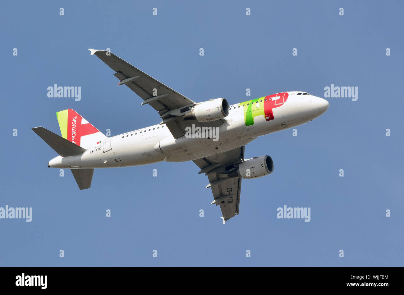 TAP Portugal - Airbus A321-111 airplane Stock Photo - Alamy