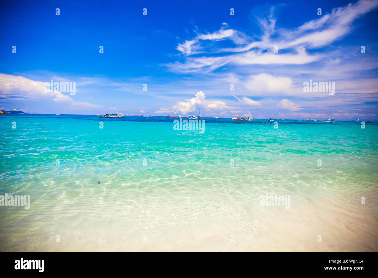 Turquoise water and white sand Stock Photo - Alamy