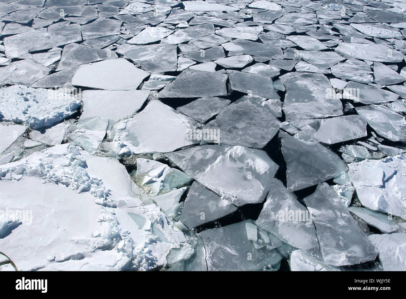 Arctic sea ice aerial hi-res stock photography and images - Alamy