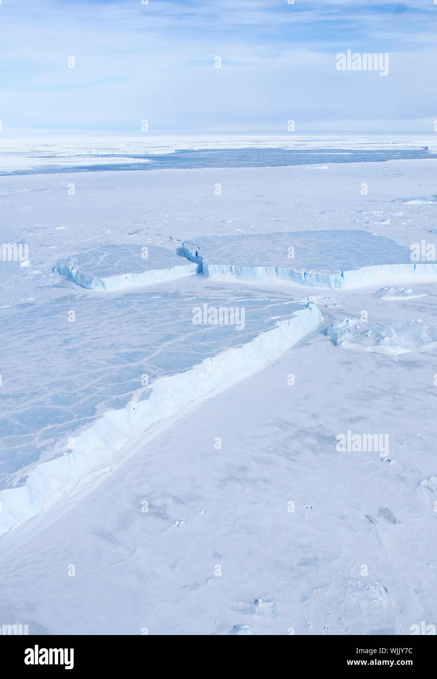 Arctic sea ice aerial hi-res stock photography and images - Alamy