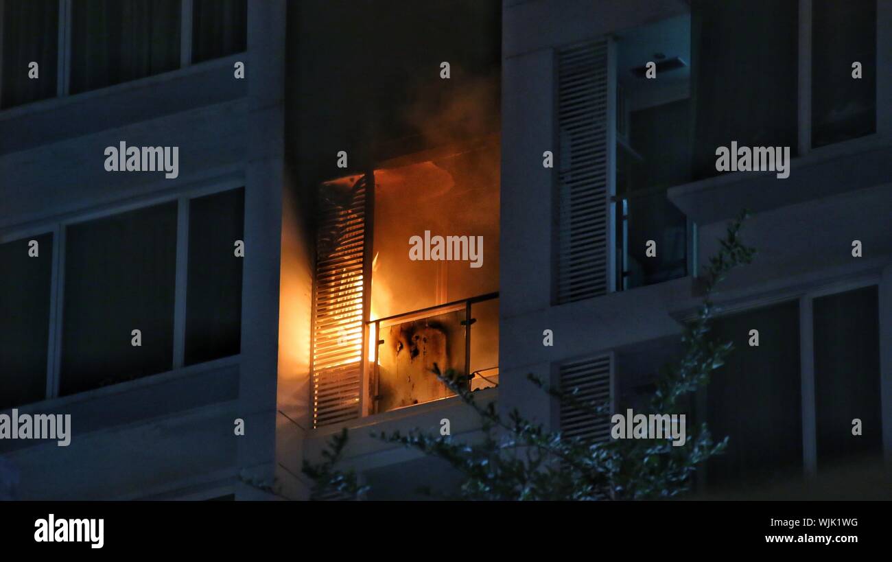 House In Building On Fire At Night Stock Photo - Alamy
