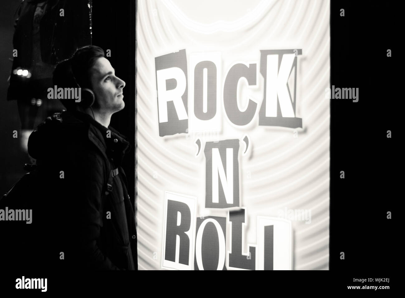 Man reading script hi-res stock photography and images - Alamy