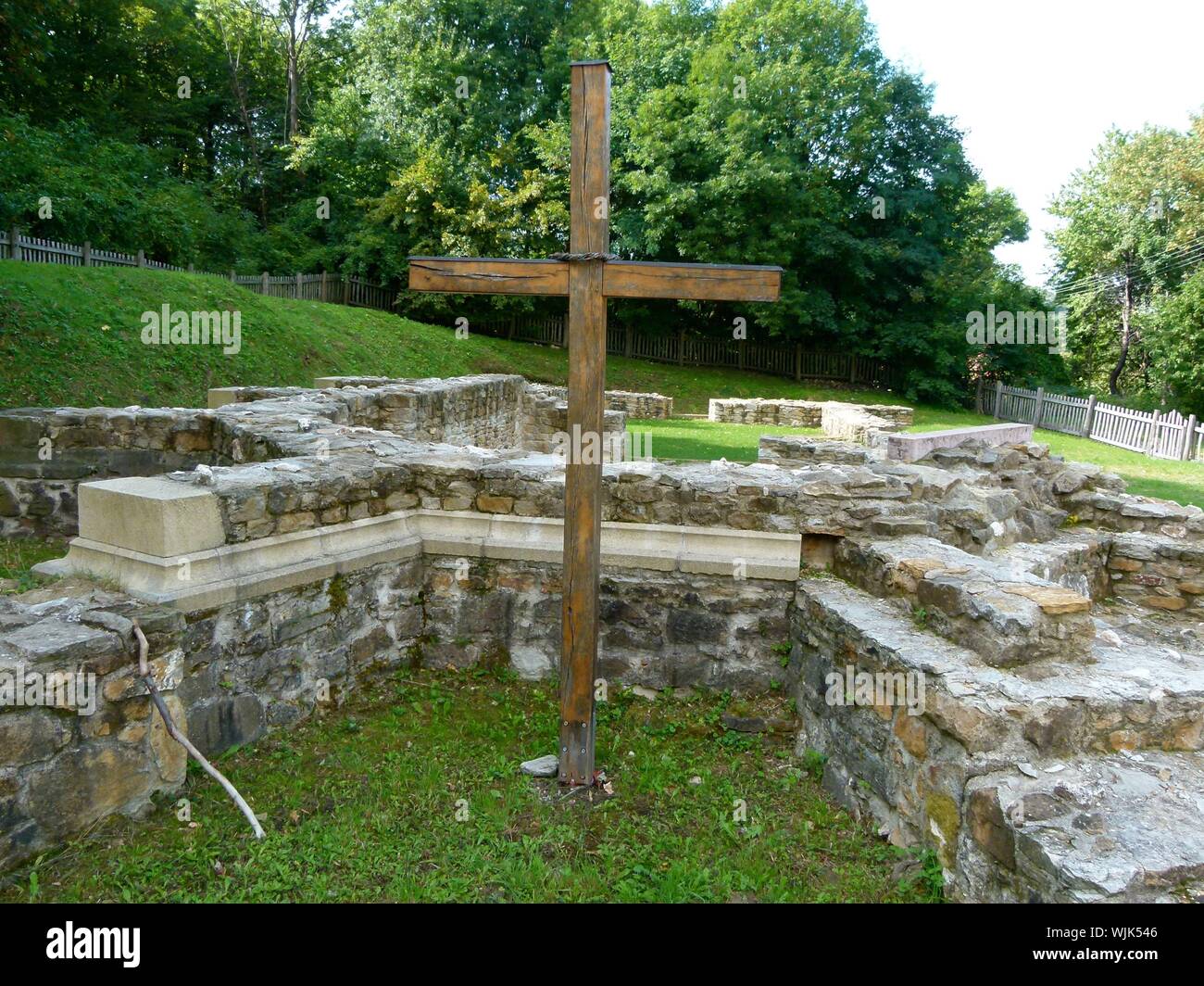 Ruin structure hi-res stock photography and images - Alamy