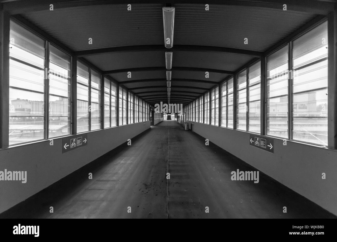 Elevated Corridor Black and White Stock Photos & Images - Alamy