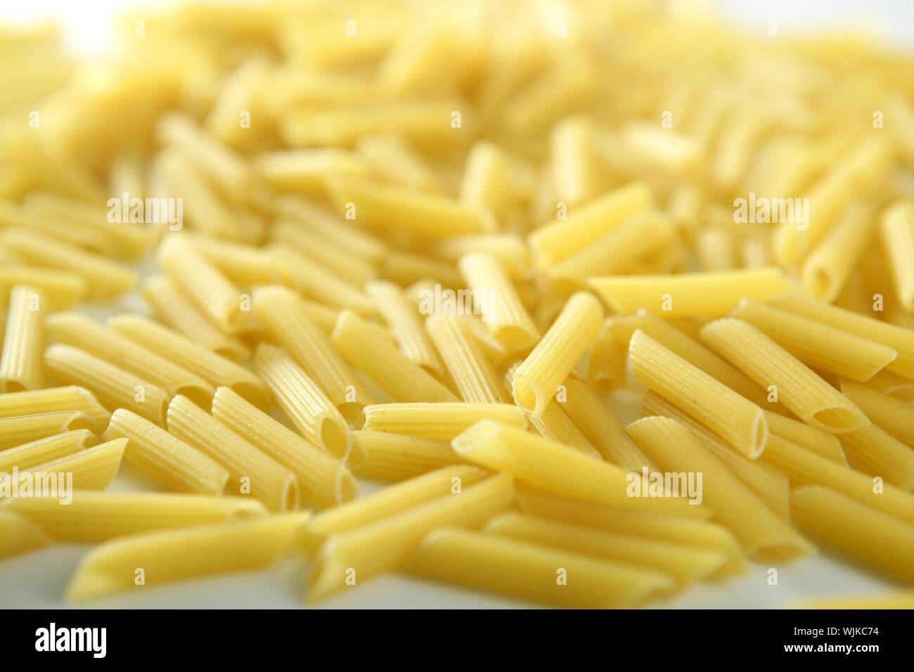 Italian macaroni, pasta texture close-up Stock Photo - Alamy