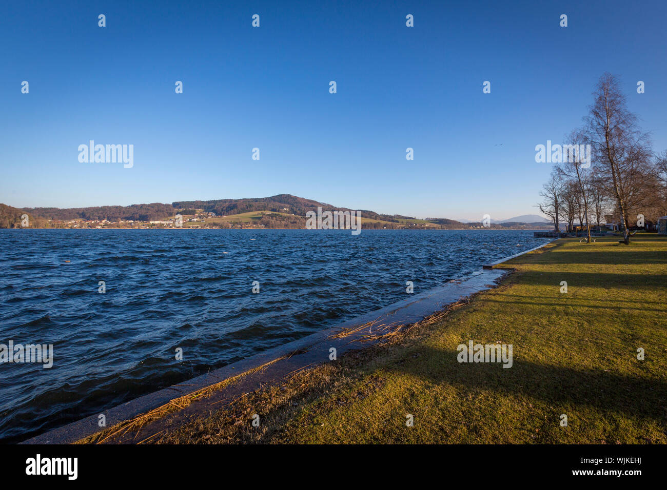 Erholung am Ufer der Obertrumer Sees, Salzburg Stock Photo - Alamy