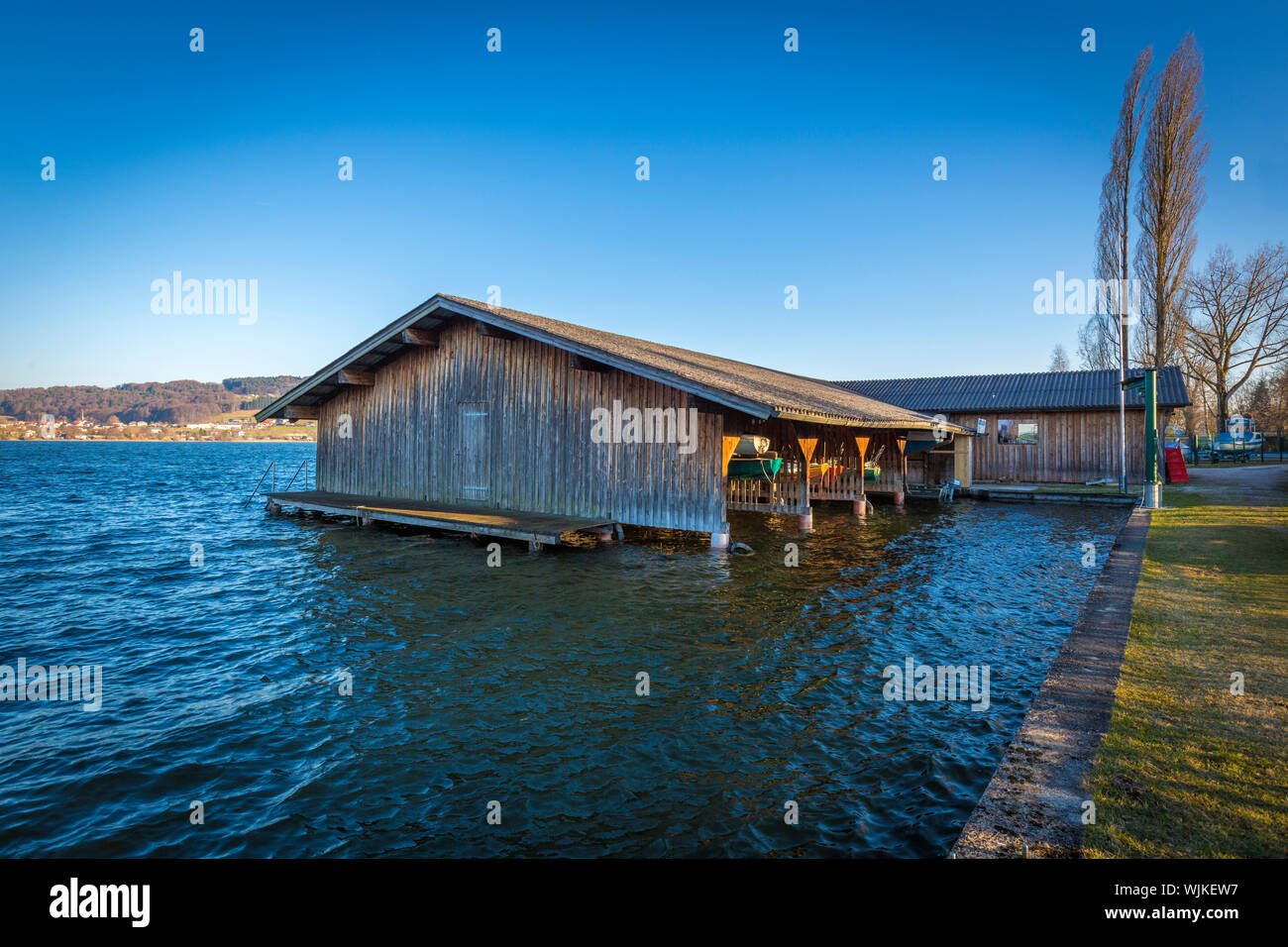 Bootshaus am Obertrumer See, Salzburg, Österreich Stock Photo - Alamy