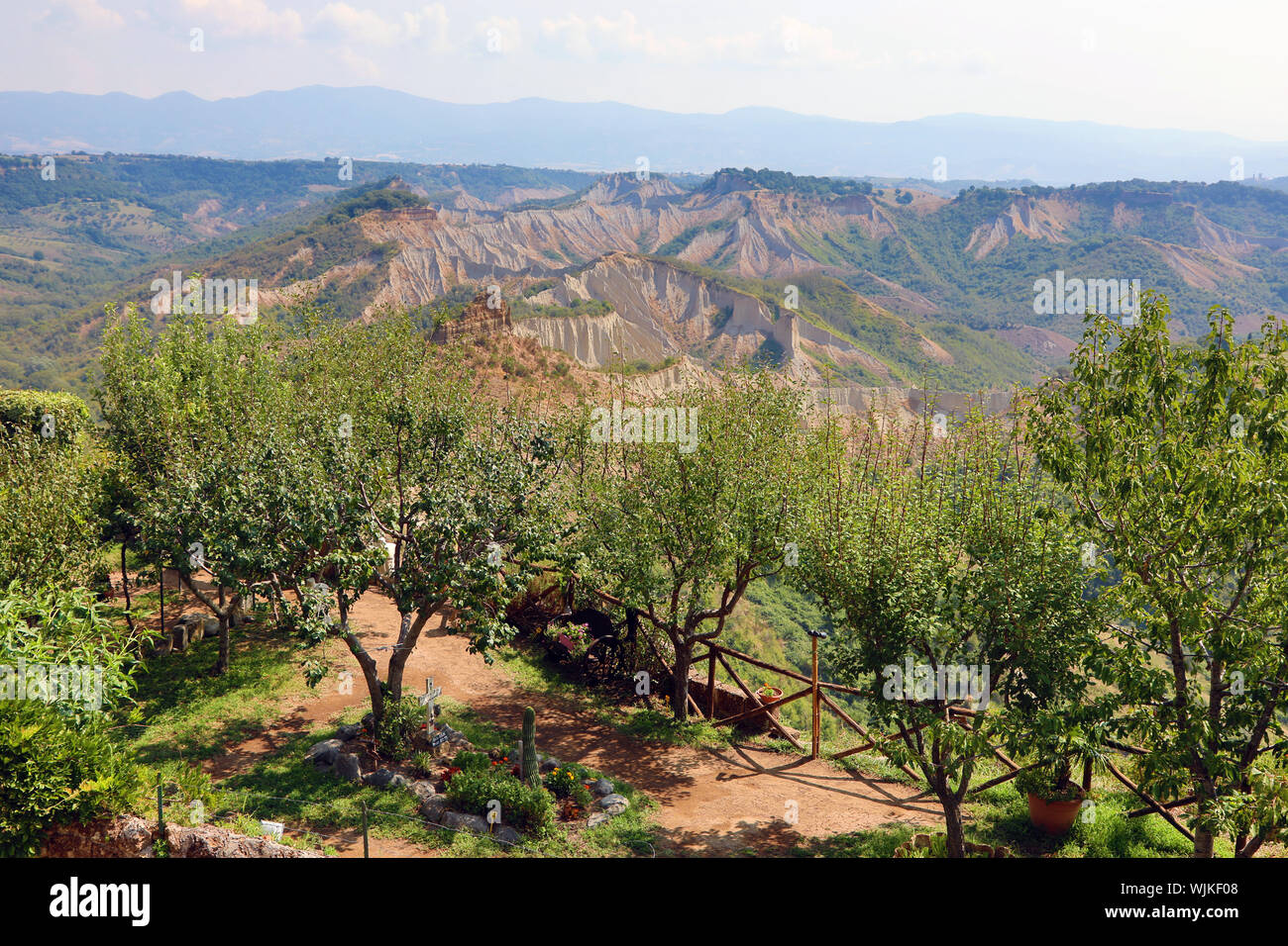 Italian villages hi-res stock photography and images - Alamy
