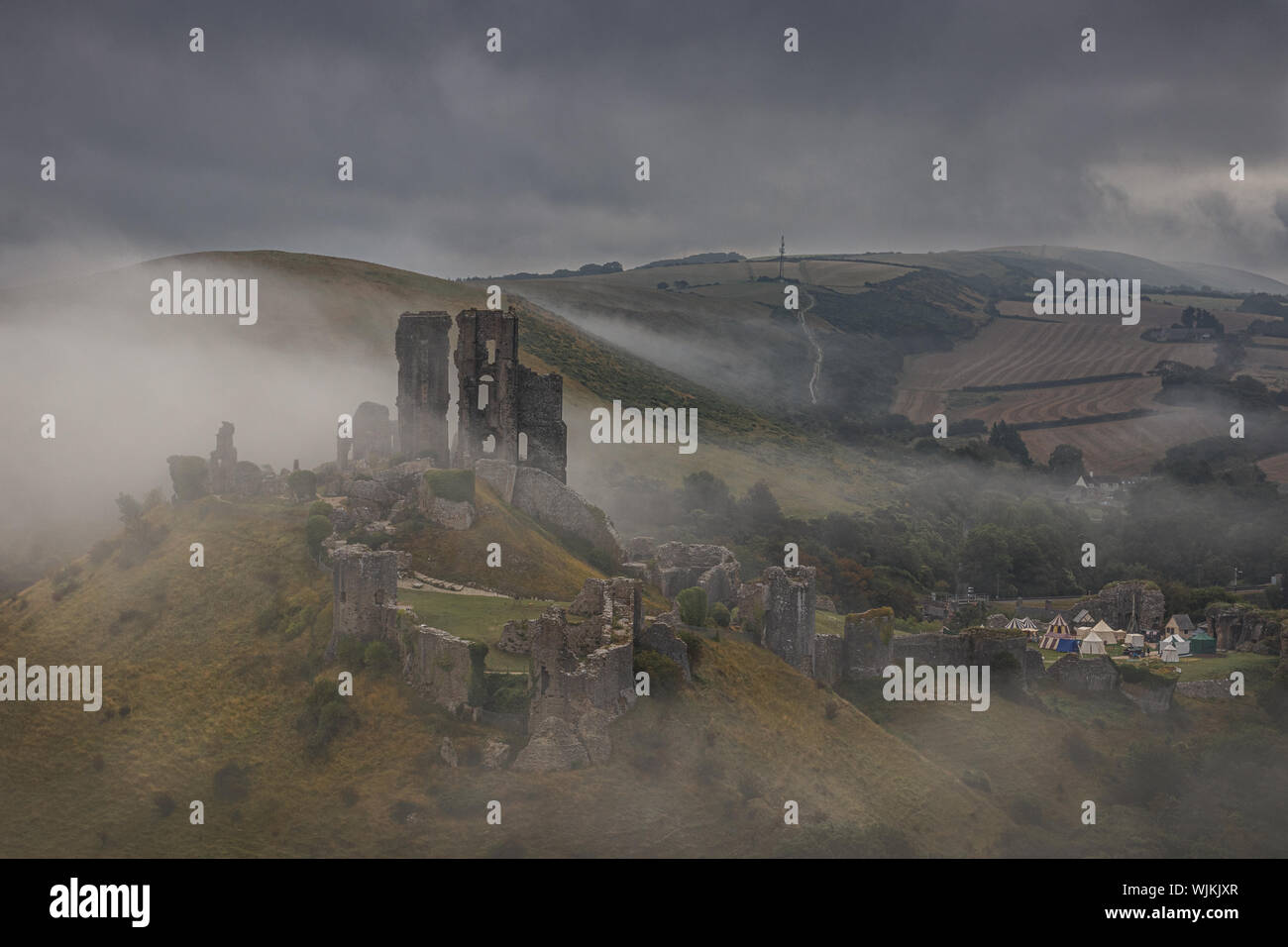 Iconic english castles hi-res stock photography and images - Alamy