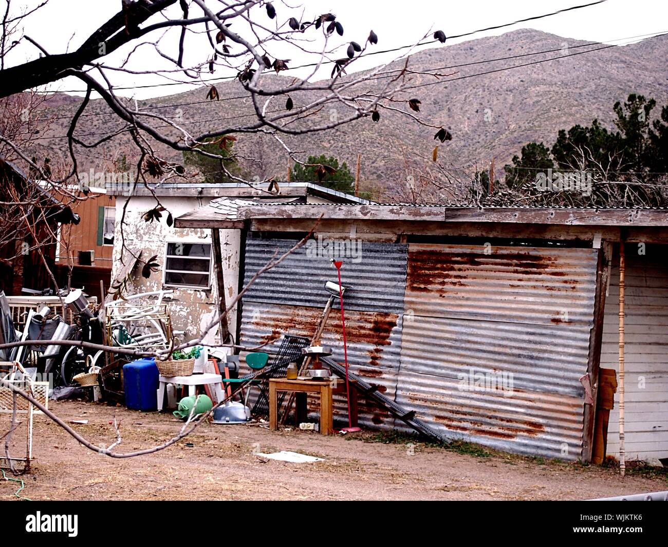 Shops damaged hi-res stock photography and images - Alamy