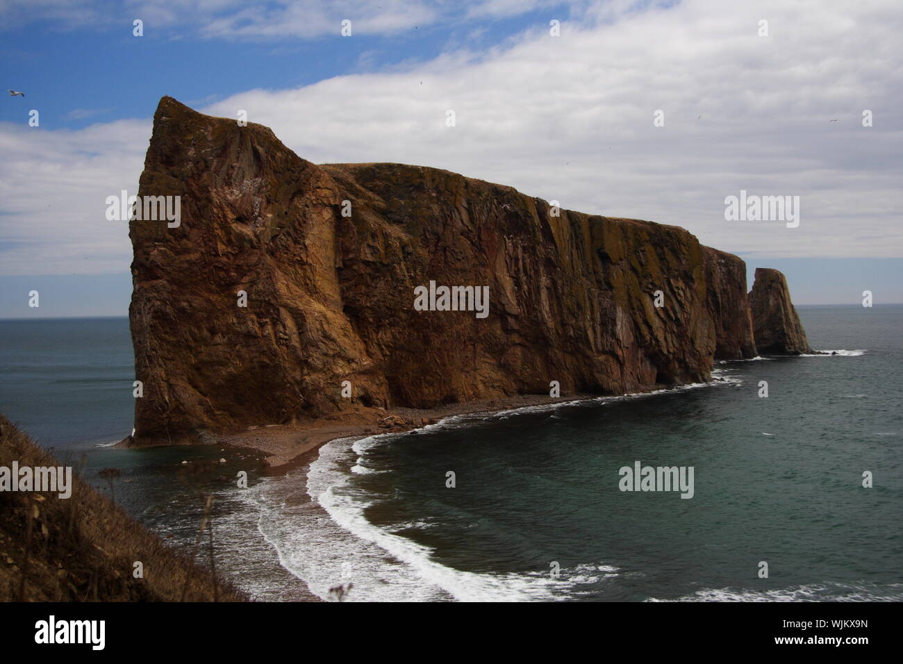 Roché Percé, Gaspésie, Québec, Canada. Beautiful rock at the tip of ...