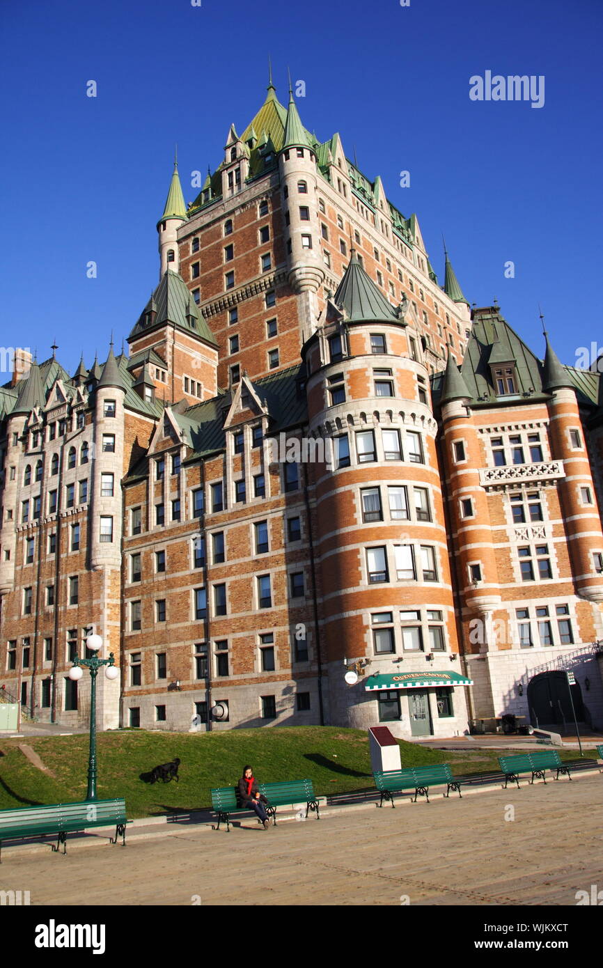 French colonial building in quebec hi-res stock photography and images ...